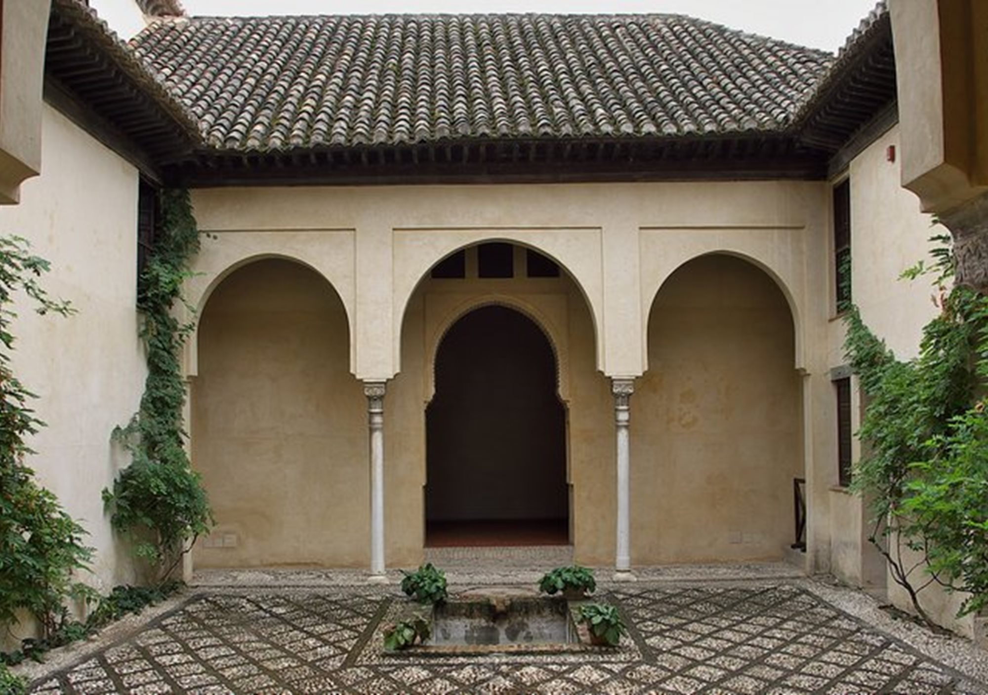 La Dobla de Oro: visita a la Granada Musulmana. Reservar tour online ...