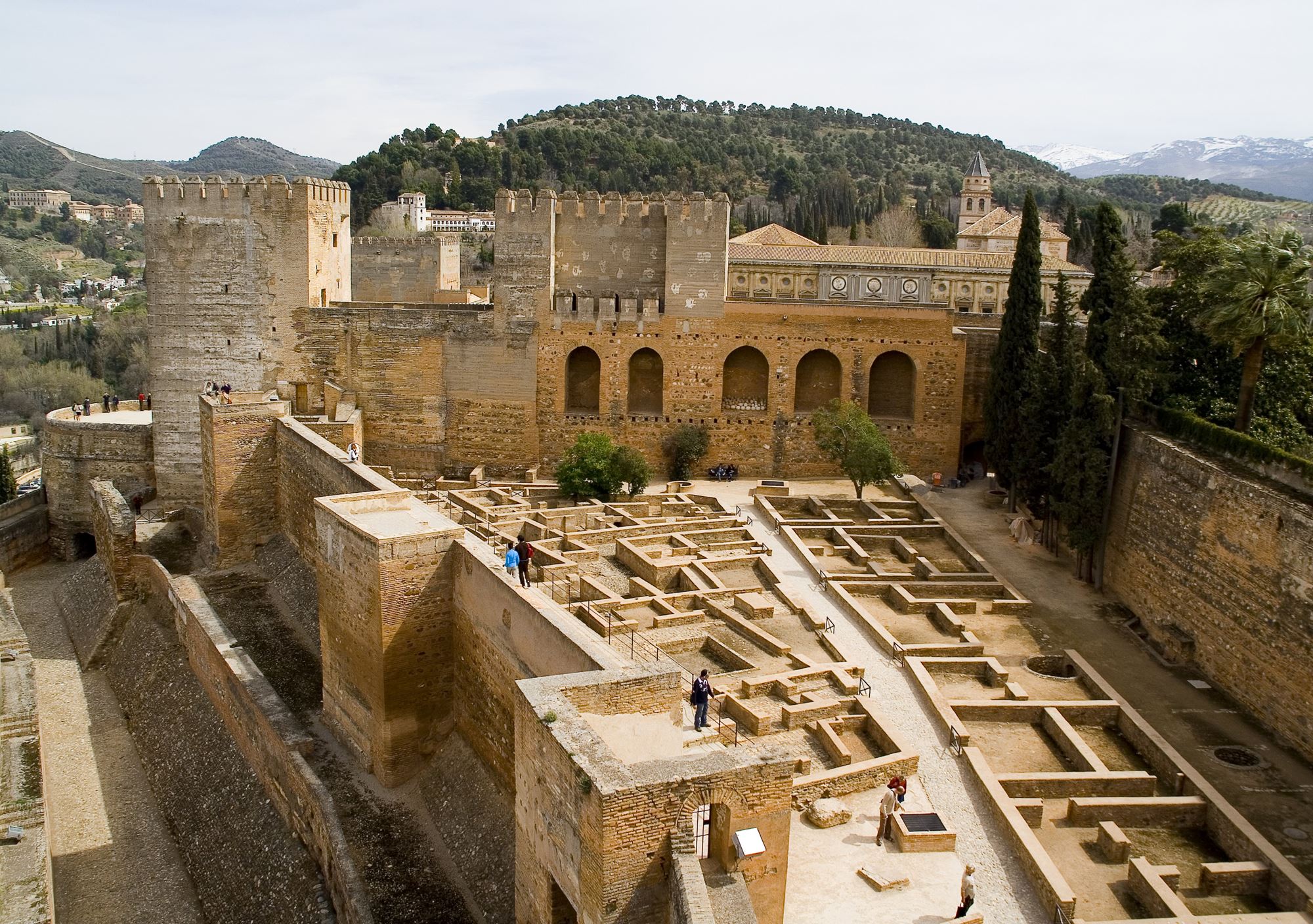 Booking online Alhambra guided visit: Alcazaba, Gardens and Generalife ...